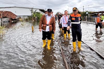 Banjir Jateng Surut, KA Kembali Ngebut? Ini Kata Menhub! - ChapNews
